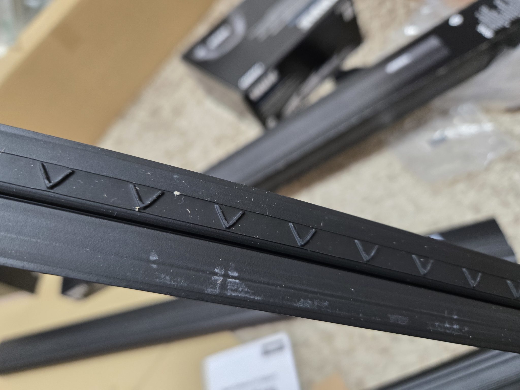 エアロバー・ウィングバーの互換性・Tスロット・トラックボルト取付INNO/TERZO/THULEの相違点 | カードラネット