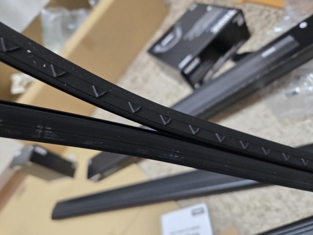 エアロバー・ウィングバーの互換性・Tスロット・トラックボルト取付INNO/TERZO/THULEの相違点 | カードラネット